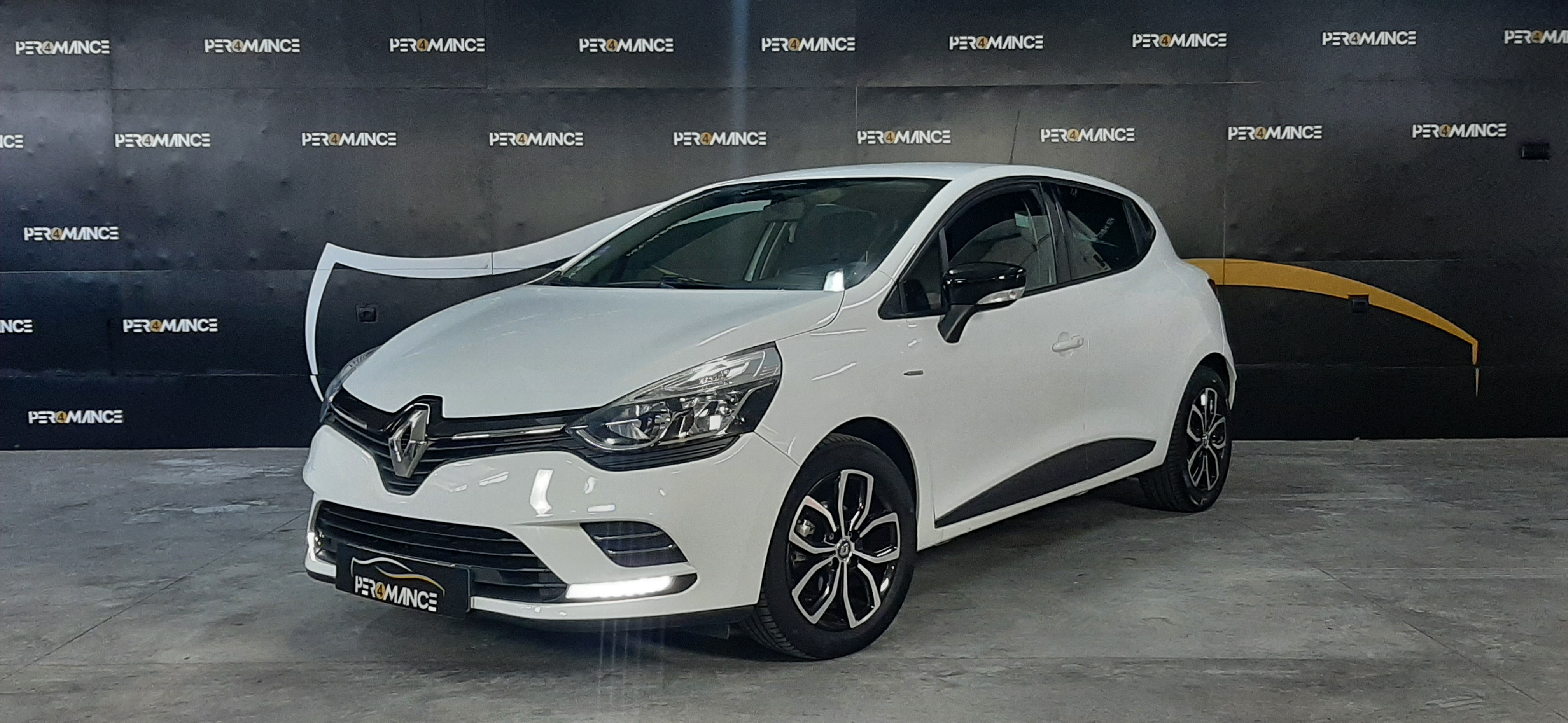 Renault CLIO 0.9 TCE LIMITED EDITION | Per4mance