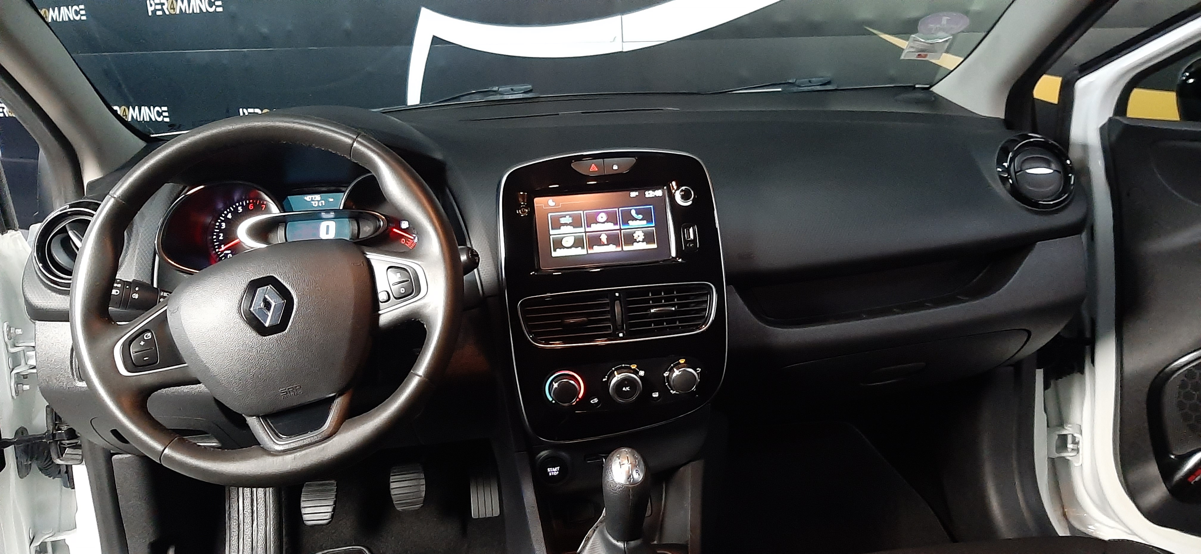 Renault CLIO 0.9 TCE LIMITED EDITION | Per4mance