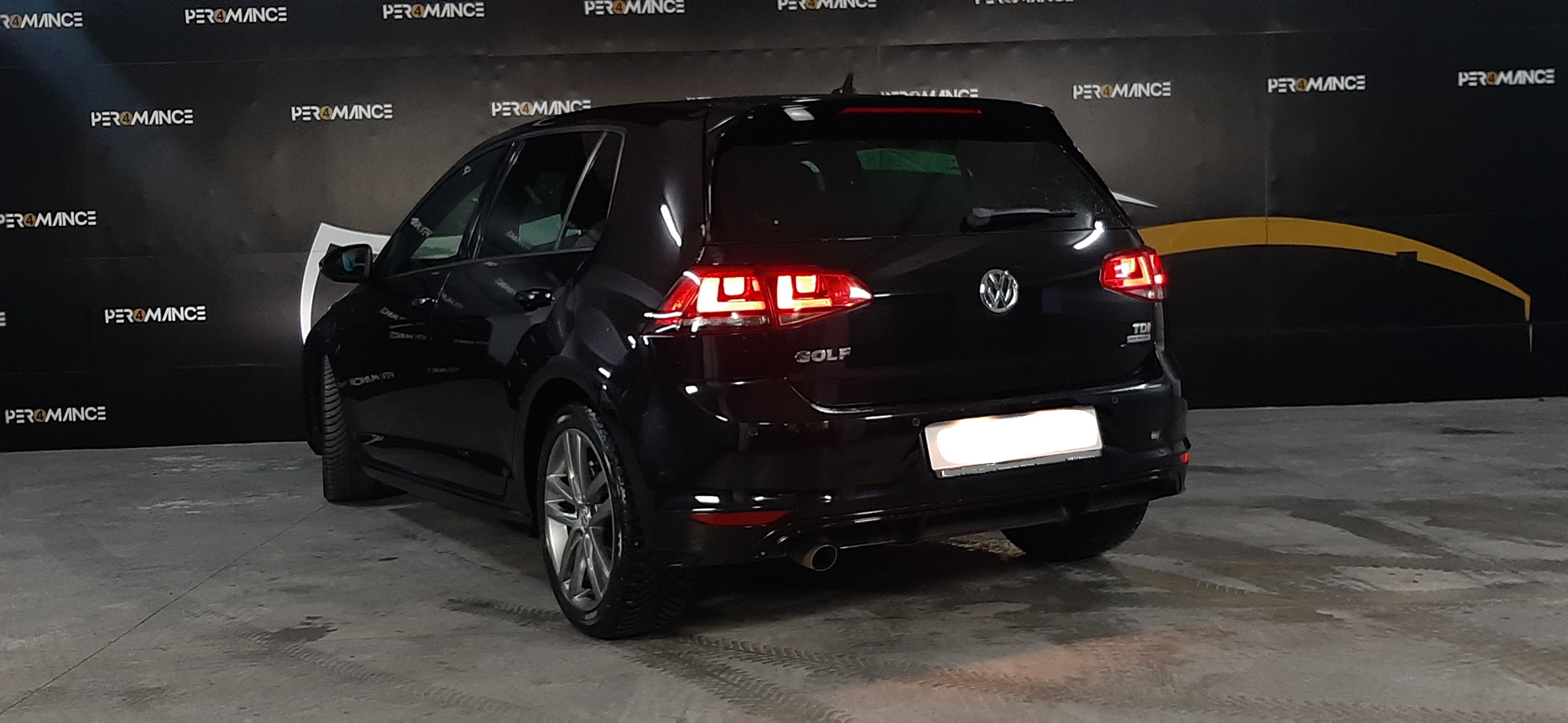 Volkswagen GOLF VII R-LINE 1.6 TDI 105CV | Per4mance